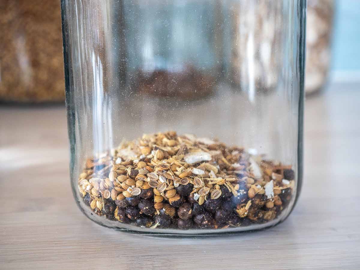 Macerated Gin Recipe (Try This!) - DIY Distilling